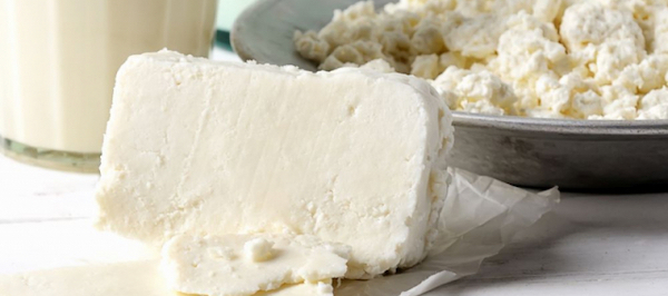 Tvaroh. Superpotravina nebo zlo? Obsahuje kaseinát vápenatý ...